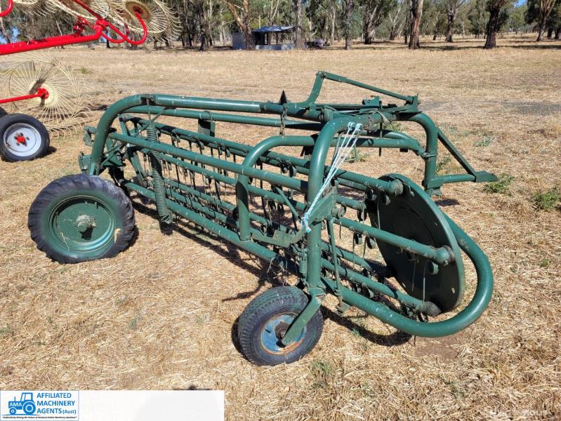 Lot 45 - Trailing 8ft Roller-bar Hay Rake ~ Ground drive | AuctionsPlus