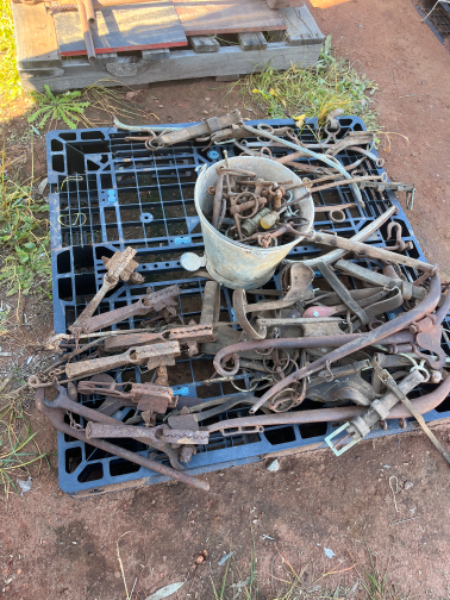 Lot 112 - Assorted Goods | AuctionsPlus