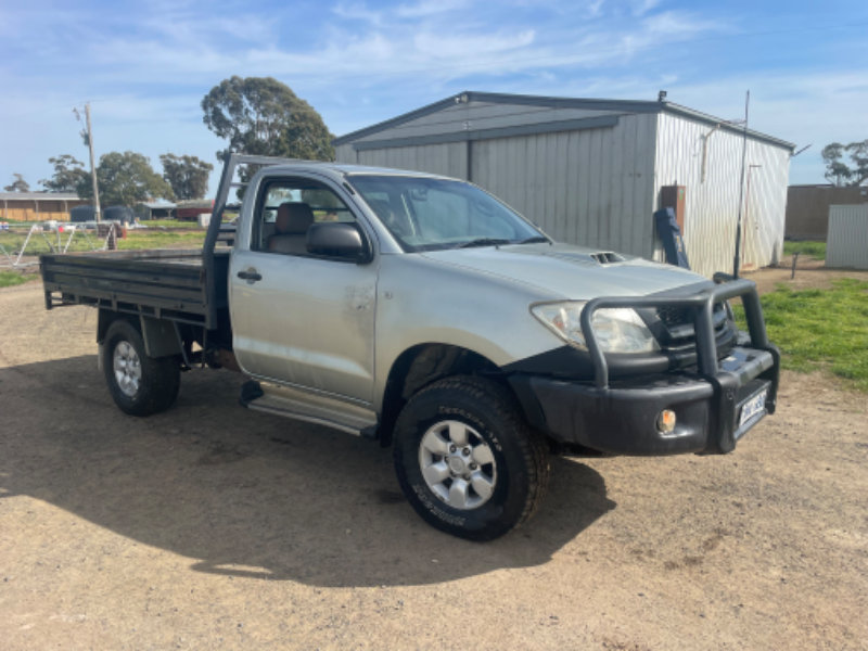 Lot 54 - Toyota Single Cab Ute. | AuctionsPlus