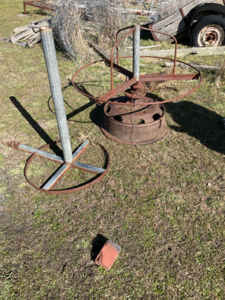 Lot 157 - Wire spinner | AuctionsPlus