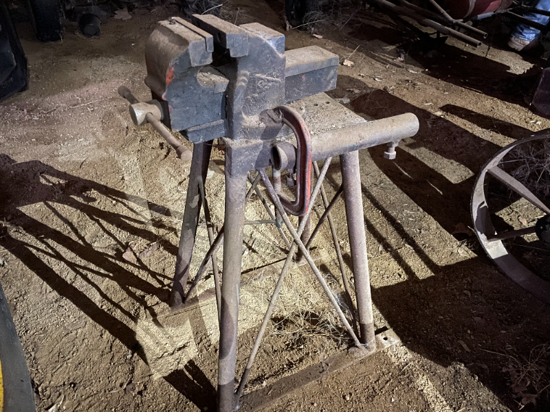 Lot 173 - Vice Bolted and clamped onto frame | AuctionsPlus