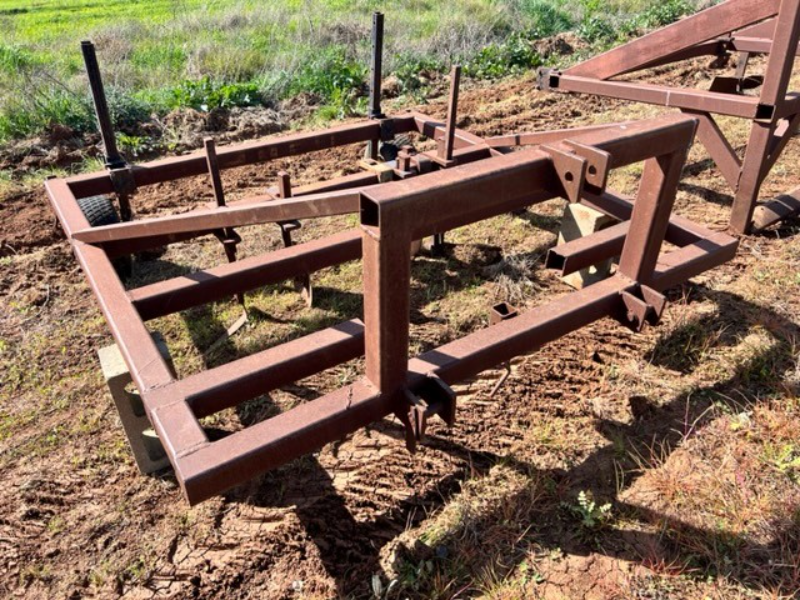 Lot 86 - Toolbar | AuctionsPlus