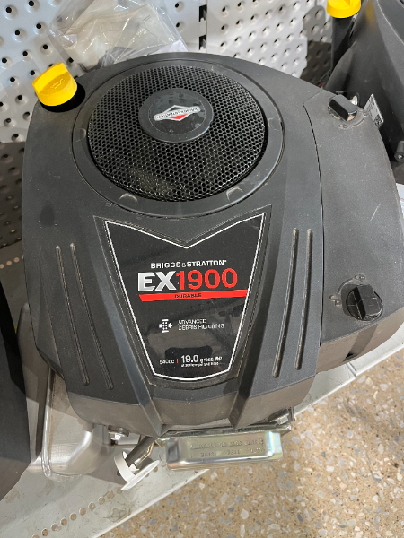 LOT 138 - BRIGGS & STRATTON EX1900 MOTOR | AuctionsPlus