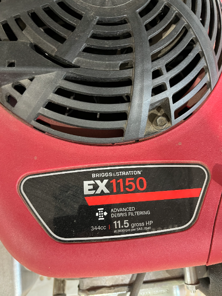 LOT 141 - BRIGGS & STRATTON EX1150 MOTOR | AuctionsPlus