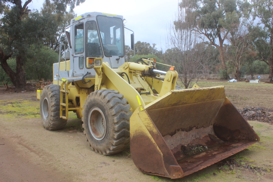 Lot 8 - Komatsu WA300 Loader | AuctionsPlus