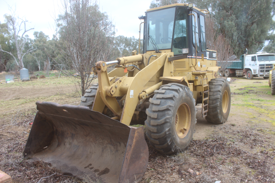 Lot 10 - CAT 918F Loader | AuctionsPlus