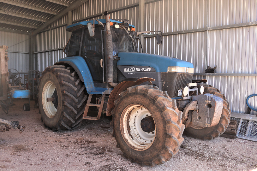Lot 10 - New Holland 8870 FWA Cab tractor. | AuctionsPlus