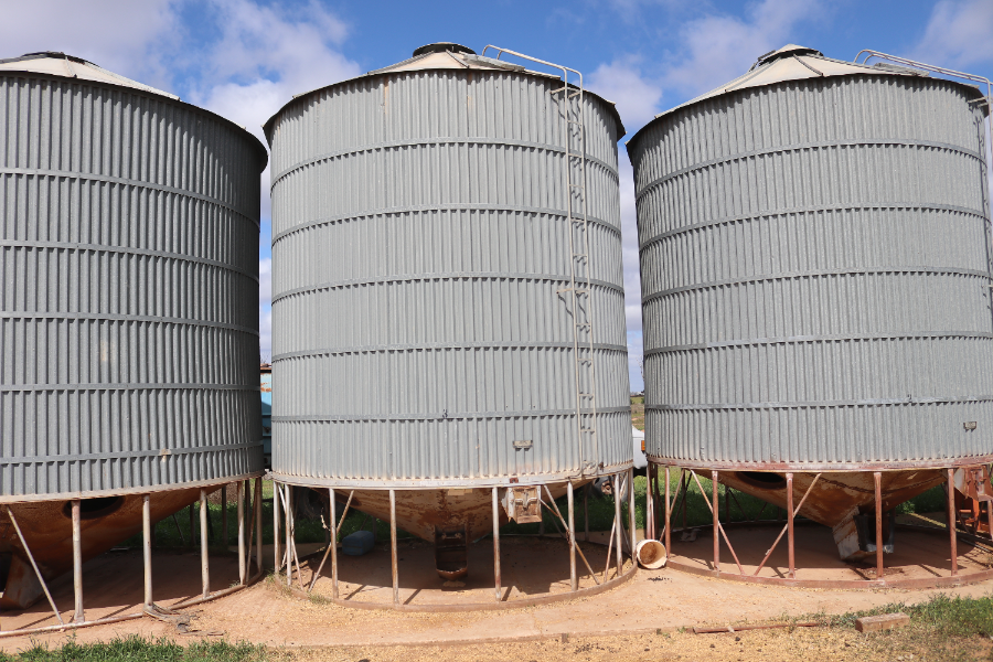 Lot 30 - Nelson silo on concrete slab. | AuctionsPlus