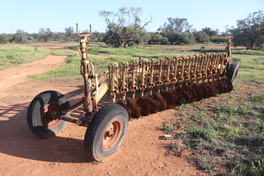 Lot 55 - Shearer Sovereign 16-disc hydraulic plough. | AuctionsPlus