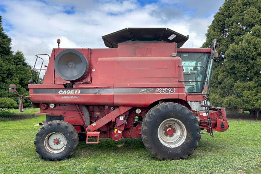 Lot 4 - Case IH 2588 Header with MacDon 963 36ft Front - Price Reduced ...