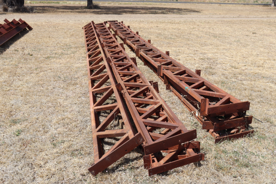 Lot 20 - 12 x Web shed trusses, 10m x 420mm 50 x 50 RHS | AuctionsPlus