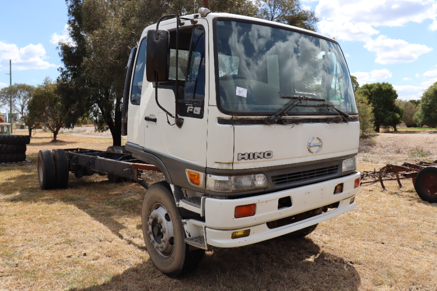 Lot 41 - 2001 Hino FG Truck, wrecking | AuctionsPlus