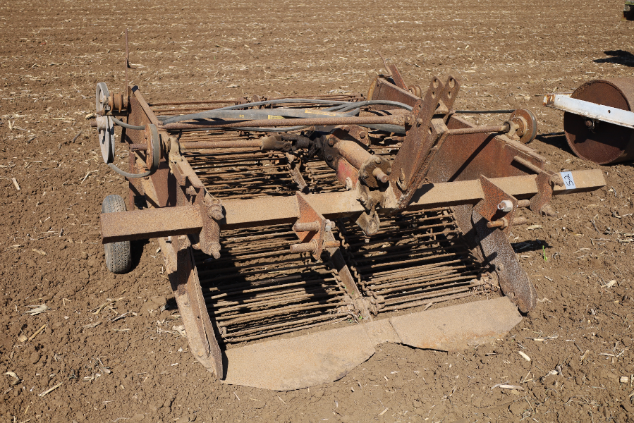 Lot 52 - Myers 2 row potato digger | AuctionsPlus