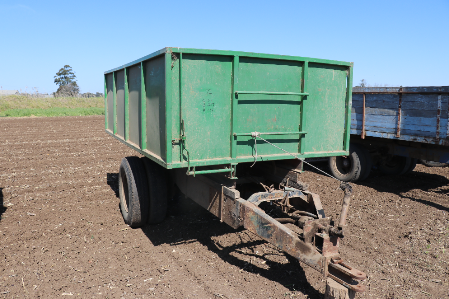 Lot 72 - Farm PTO tipping trailer | AuctionsPlus
