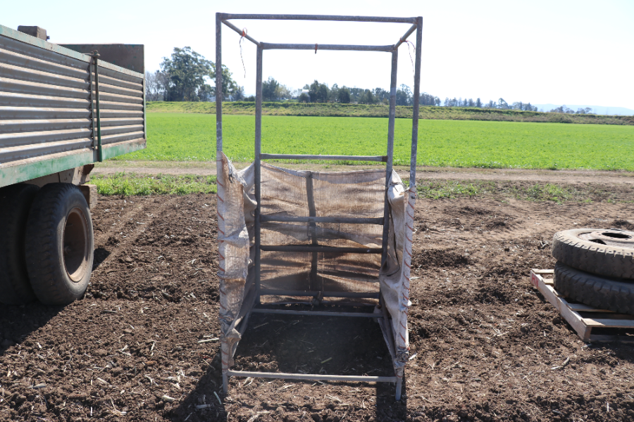 Lot 128 - 3PL frame | AuctionsPlus