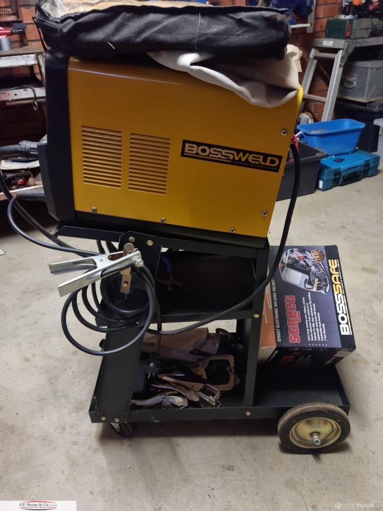 Lot 108 - BOSS WELD MIG WELDER & HELMET | AuctionsPlus