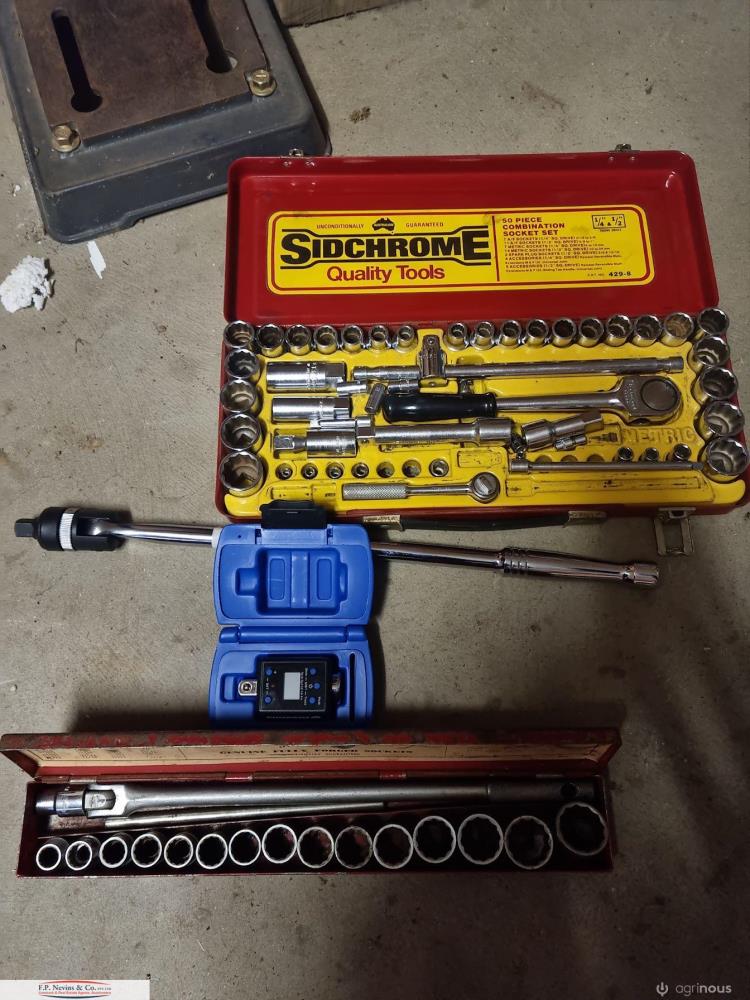 Lot 45 - SIDCHROME Socket Set & KINGCHROME Torque Indicator. | AuctionsPlus