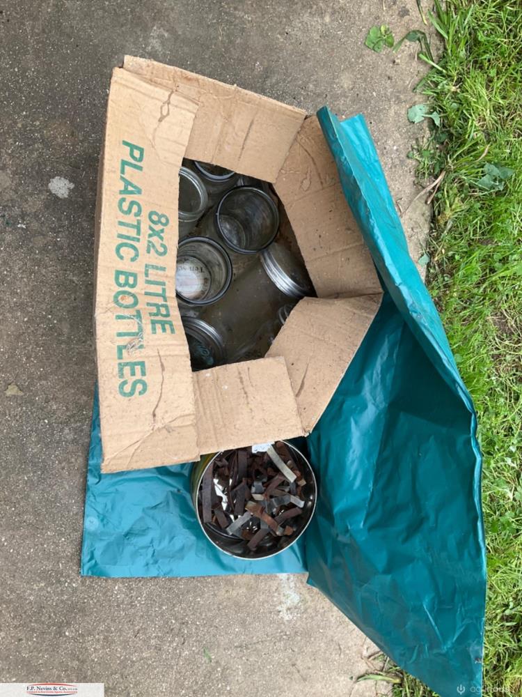 Lot 64 - Fowlers Vacola Preserving jars, Clips & an ESKY | AuctionsPlus