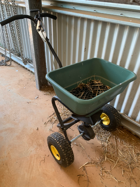 LOT 88 - Push-wheeled fertiliser/seed cart | AuctionsPlus