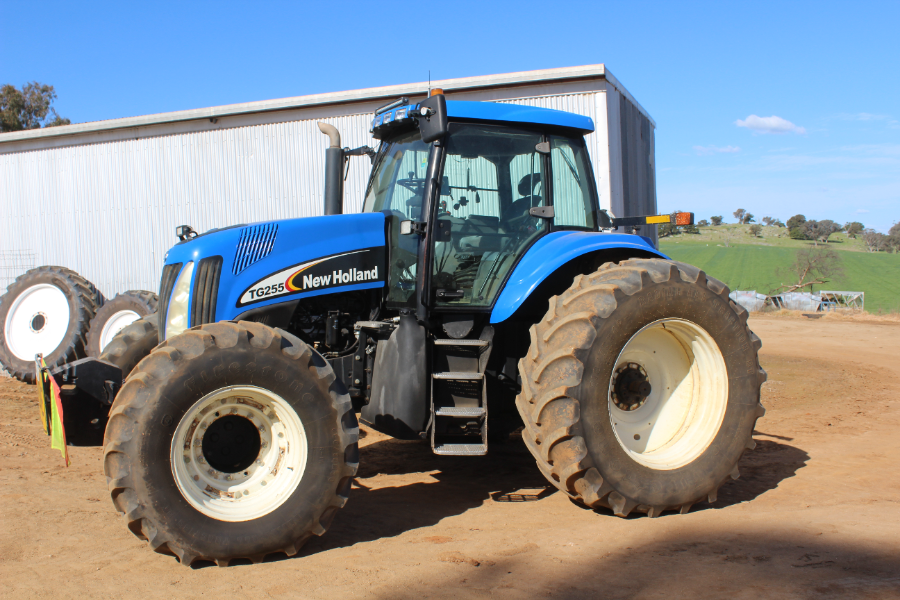 Lot 112 - 2007 New Holland TG255 Tractor | AuctionsPlus
