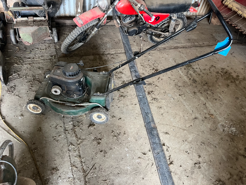 Lot 56 - Victor mower | AuctionsPlus