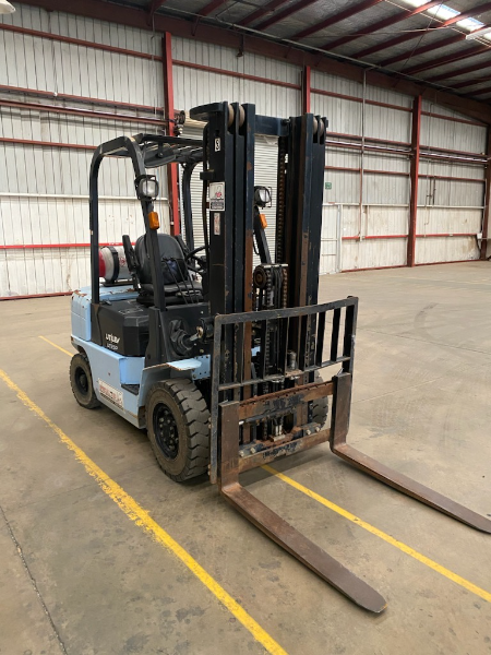 Lot 4 - 2010 Utilev UT25P Forklift | AuctionsPlus