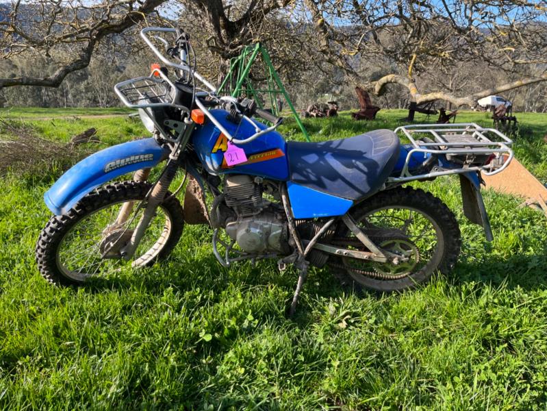Lot 21 - Yamaha AG200 | AuctionsPlus