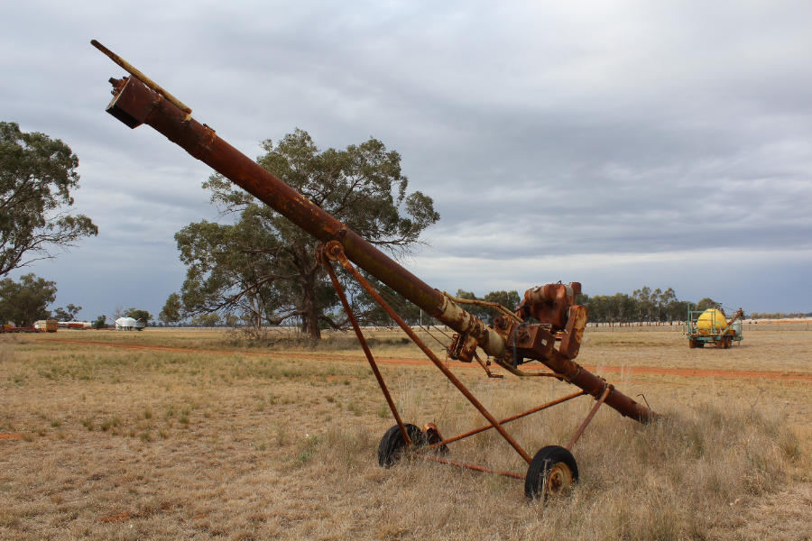 Lot 57 - Old Auger & Wisconsten Motor | AuctionsPlus