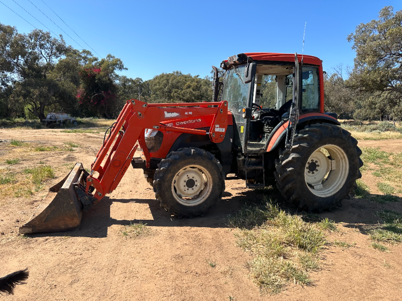 Lot 1 - 2009 Kioti Daedong Front End Loader | AuctionsPlus
