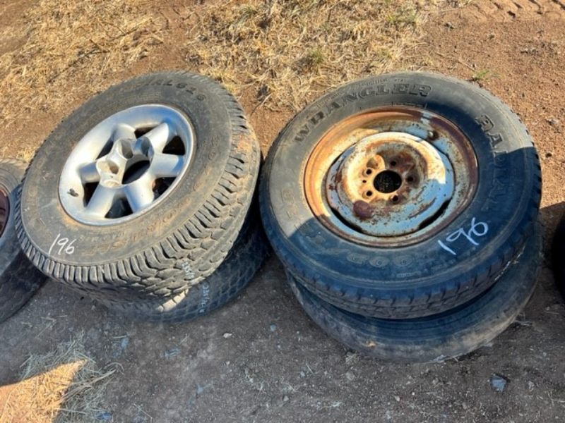 Lot 196 - Tyres & Rims | AuctionsPlus