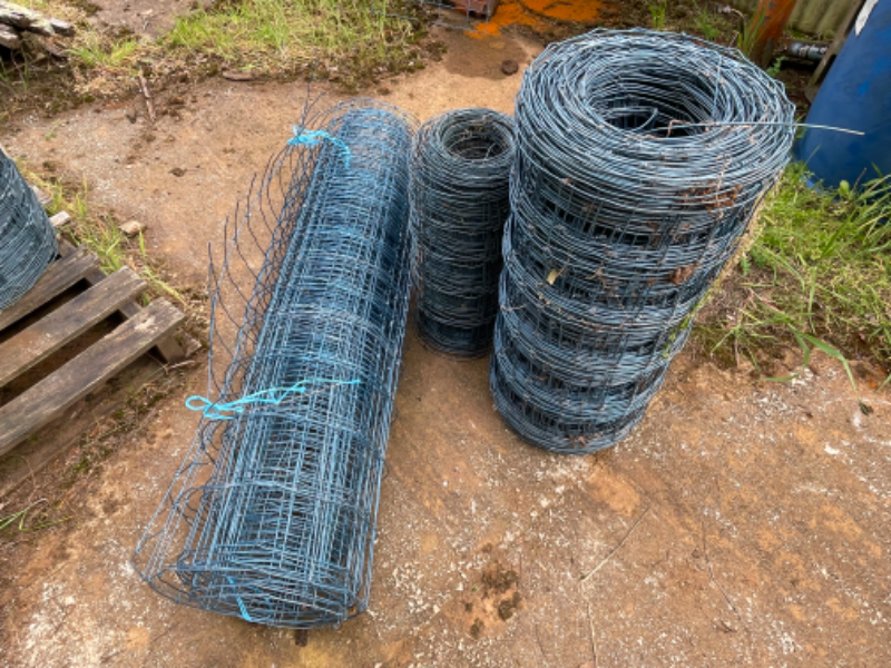Lot 23 - 3 Lots of Part rolls Netting | AuctionsPlus