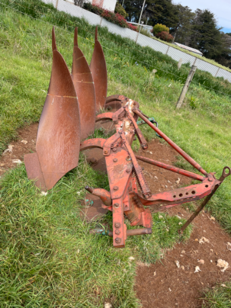 Lot 32 - Kverneland 3 Furrow Plough | AuctionsPlus