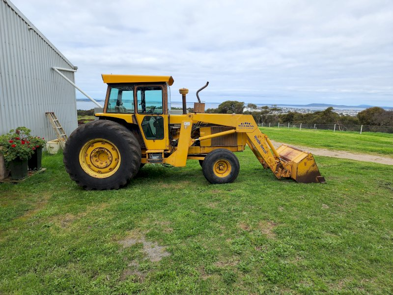 Lot 21 - 2004 Chamberlain 4280 Tractor | AuctionsPlus