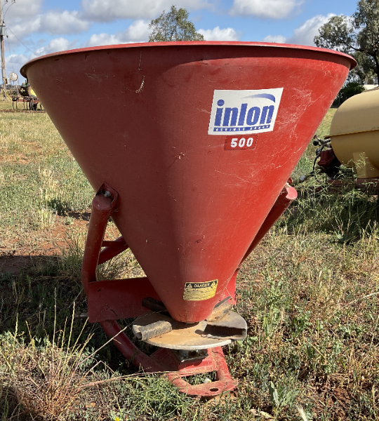 Lot 23 - Inlon 500 TPL Spreader | AuctionsPlus