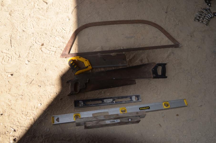 Lot 113 - Saws and Spirit Levels | AuctionsPlus
