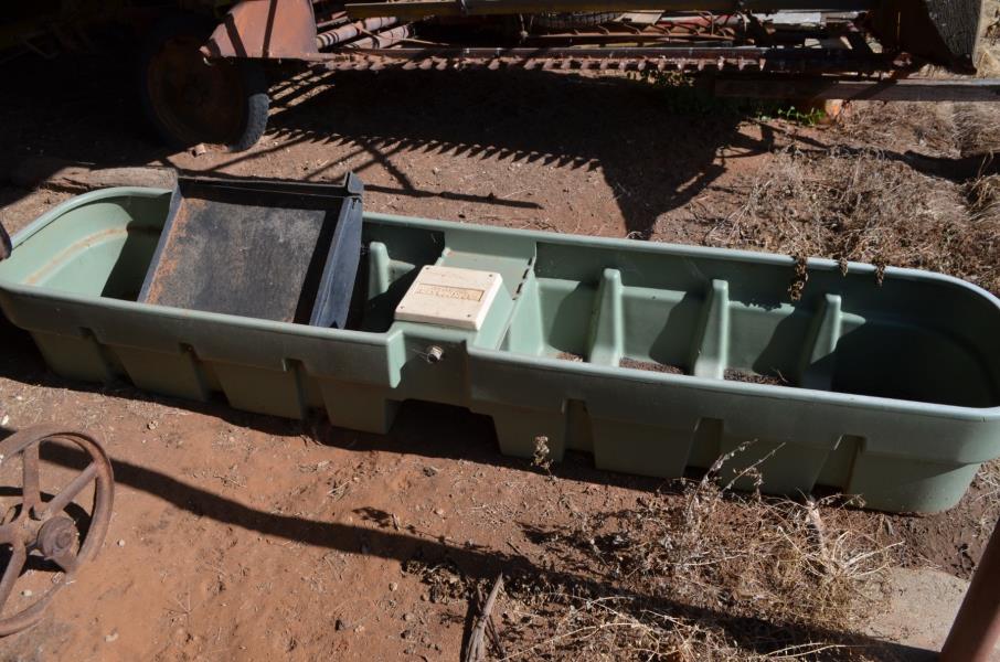 Lot 132 - 2 x Tankmasta poly troughs | AuctionsPlus