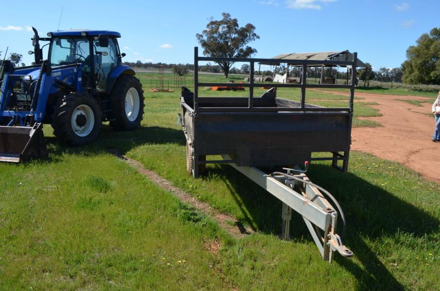 Lot 20 - Farm Tipper Trailer - 2.9 x 1.9 | AuctionsPlus