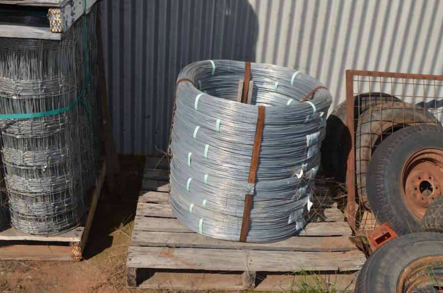 Lot 57 - 1 x Roll of Plain Wire | AuctionsPlus