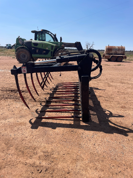 Lot 15 - Kerfab Silage Grabber | AuctionsPlus