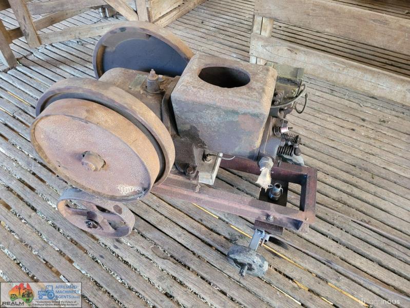 Lot 5 - 1941 Cooper Shearing Plant Engine | AuctionsPlus