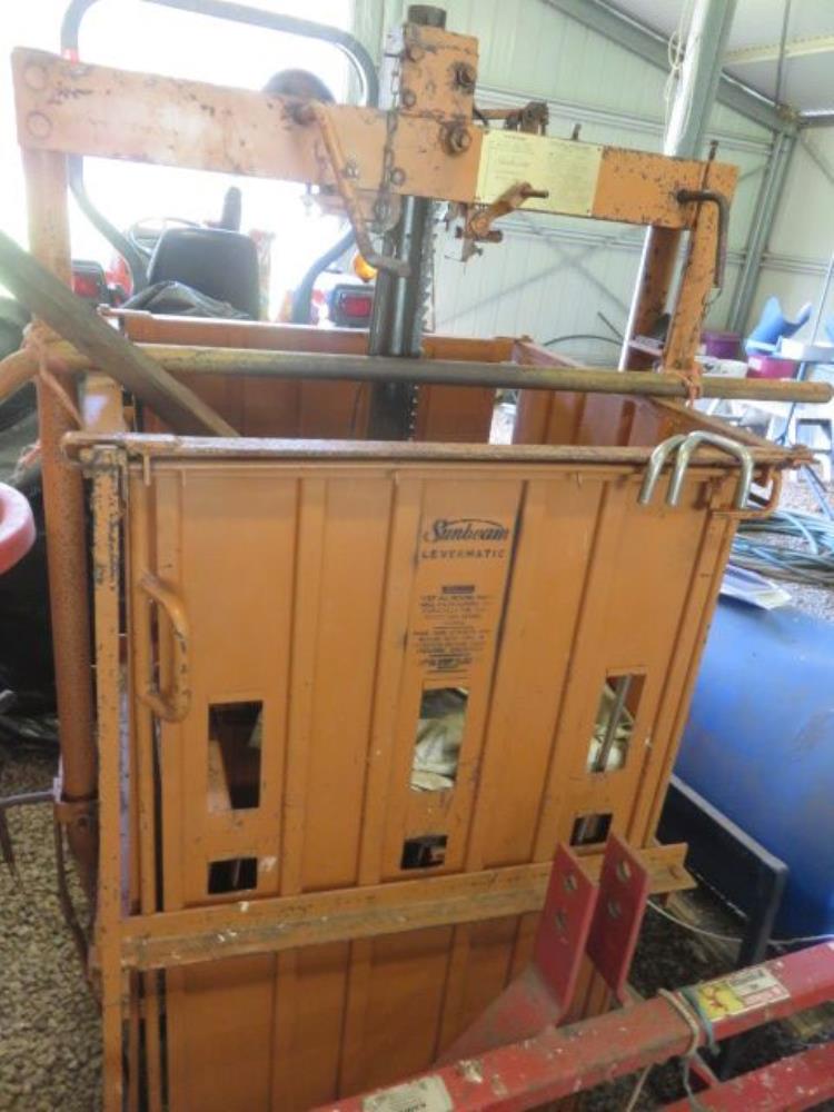 Lot 43 - Sunbeam Levermatic Manual Woolpress | AuctionsPlus