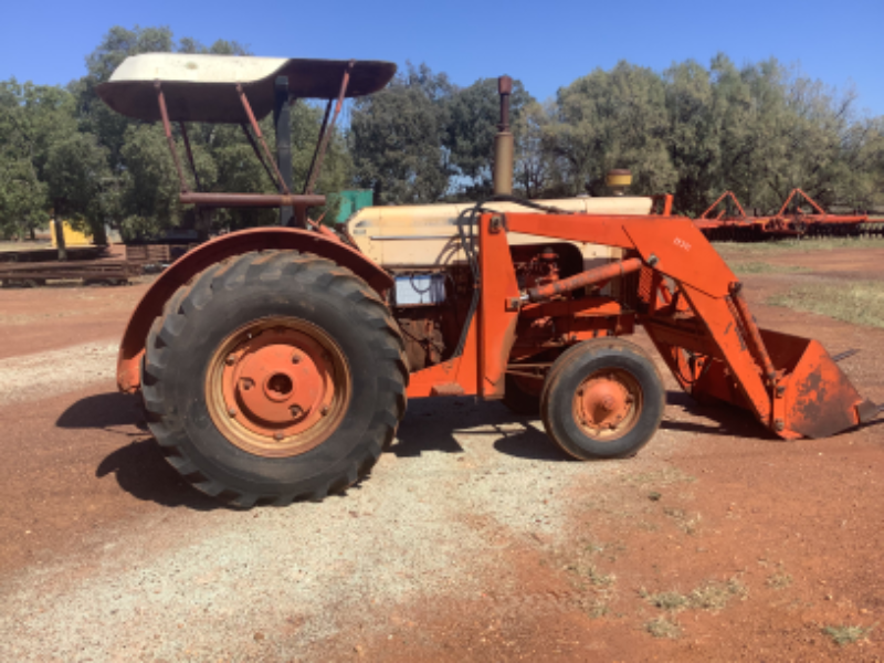 Lot 164 - Case 830 tractor | AuctionsPlus