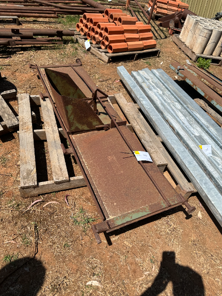 Lot 140 - Tipper tailgate and grain chute | AuctionsPlus