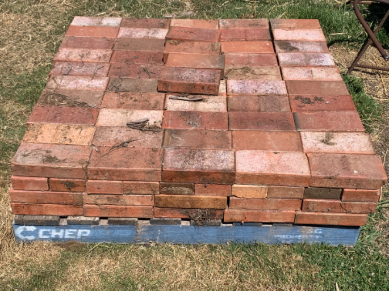 Lot 189 - Pavers | AuctionsPlus