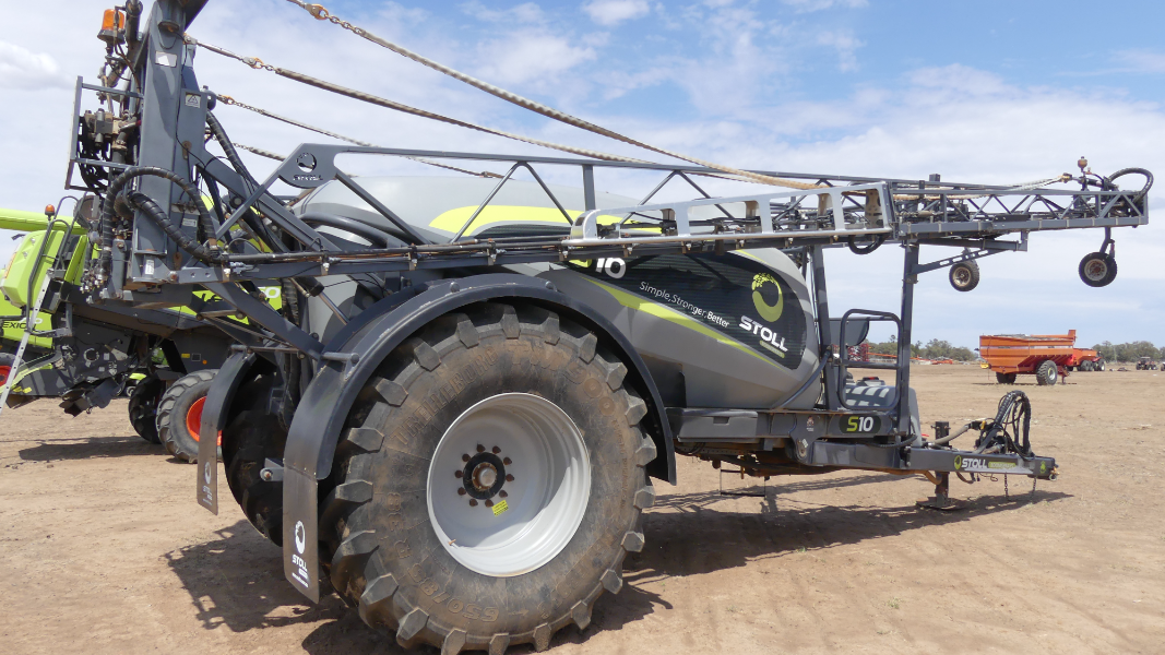 Lot 4 - Stoll S10 Boom Spray | AuctionsPlus