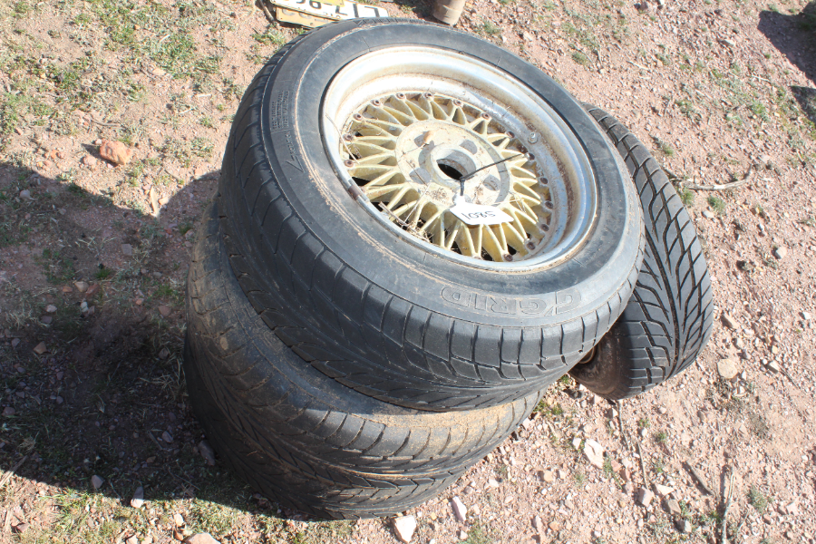 Lot 1085 - 4x Holden Commodore Simmons Mag Wheels | AuctionsPlus