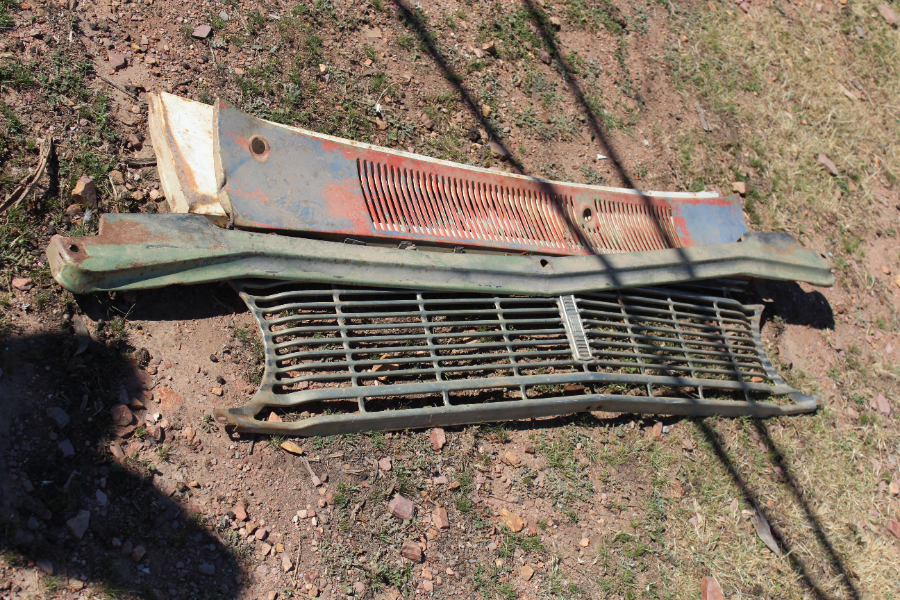 Lot 1101 - Ford Grills | AuctionsPlus