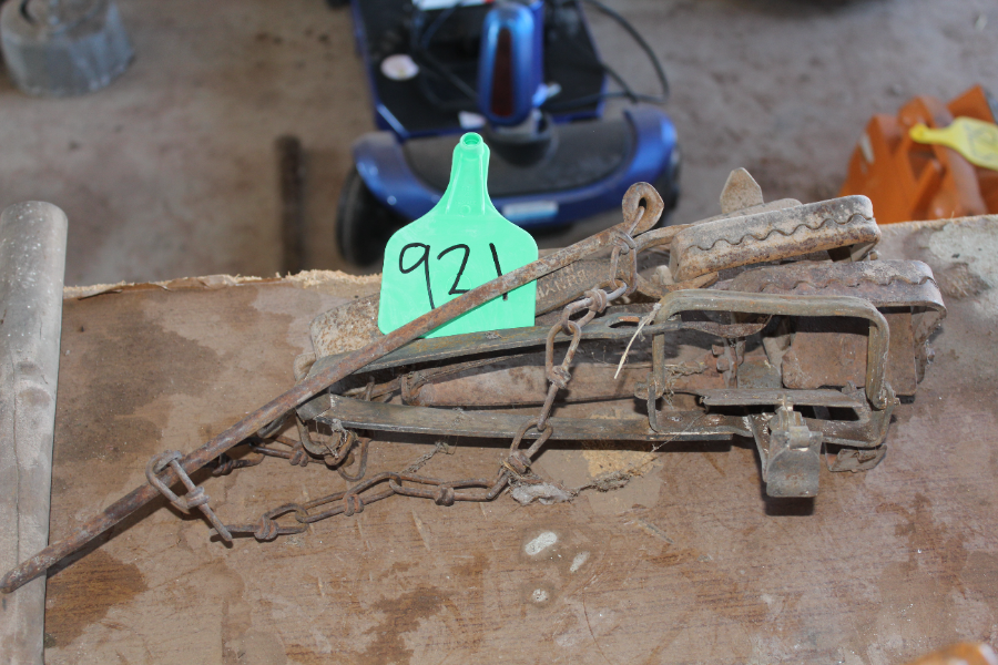 Lot 921 - Rabbit Traps | AuctionsPlus