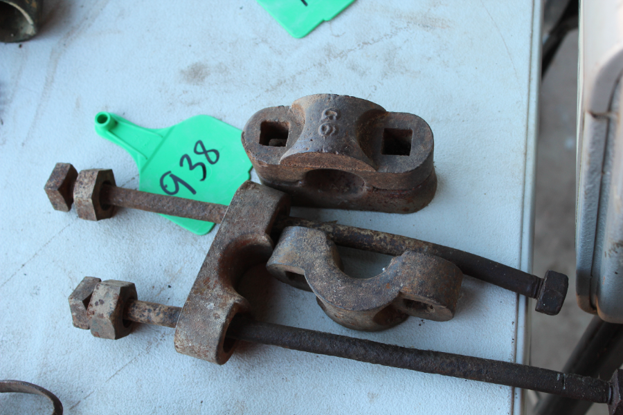 Lot 938 - G6 Sunshine Gate Hinges | AuctionsPlus