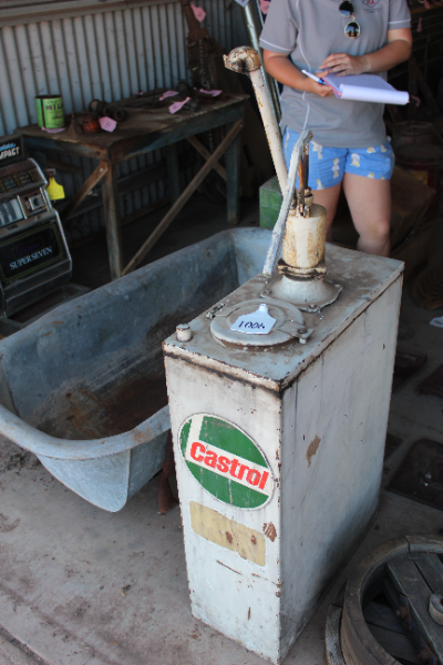 Lot 1006 - Castrol Pump | AuctionsPlus